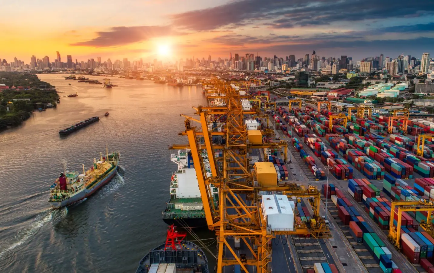 The Suez Canal History and Importance in Global Shipping - Ship4wd