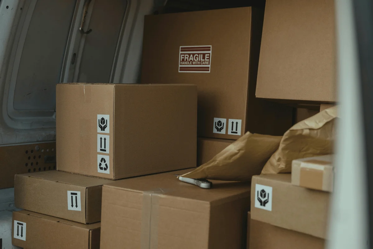 Digital Freight Forwarding for SMBs: Benefits & Tips