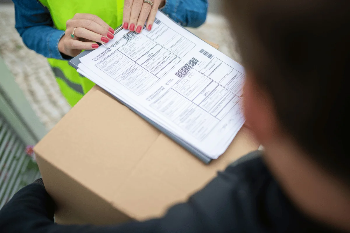 Commercial Invoice: The Full Guide for Businesses & Importers