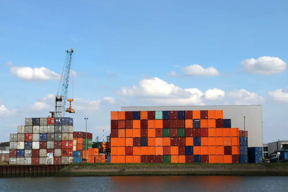 Freight Prepaid vs Freight Collect: What Is The Difference?